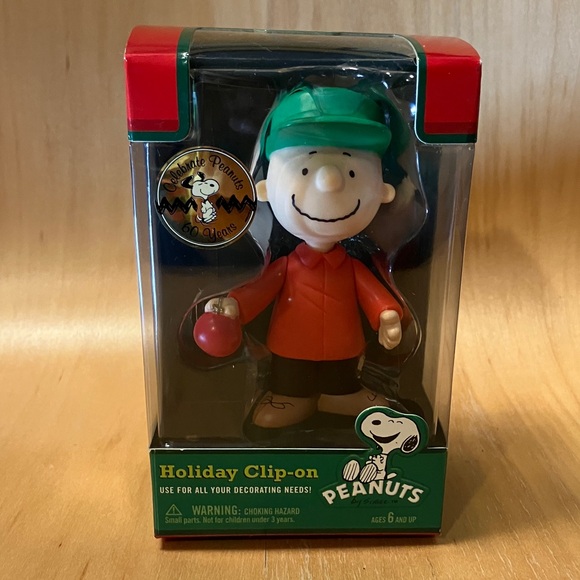 Peanuts | Holiday | 20 Peanuts Charlie Brown Holiday Clipon With Red ...